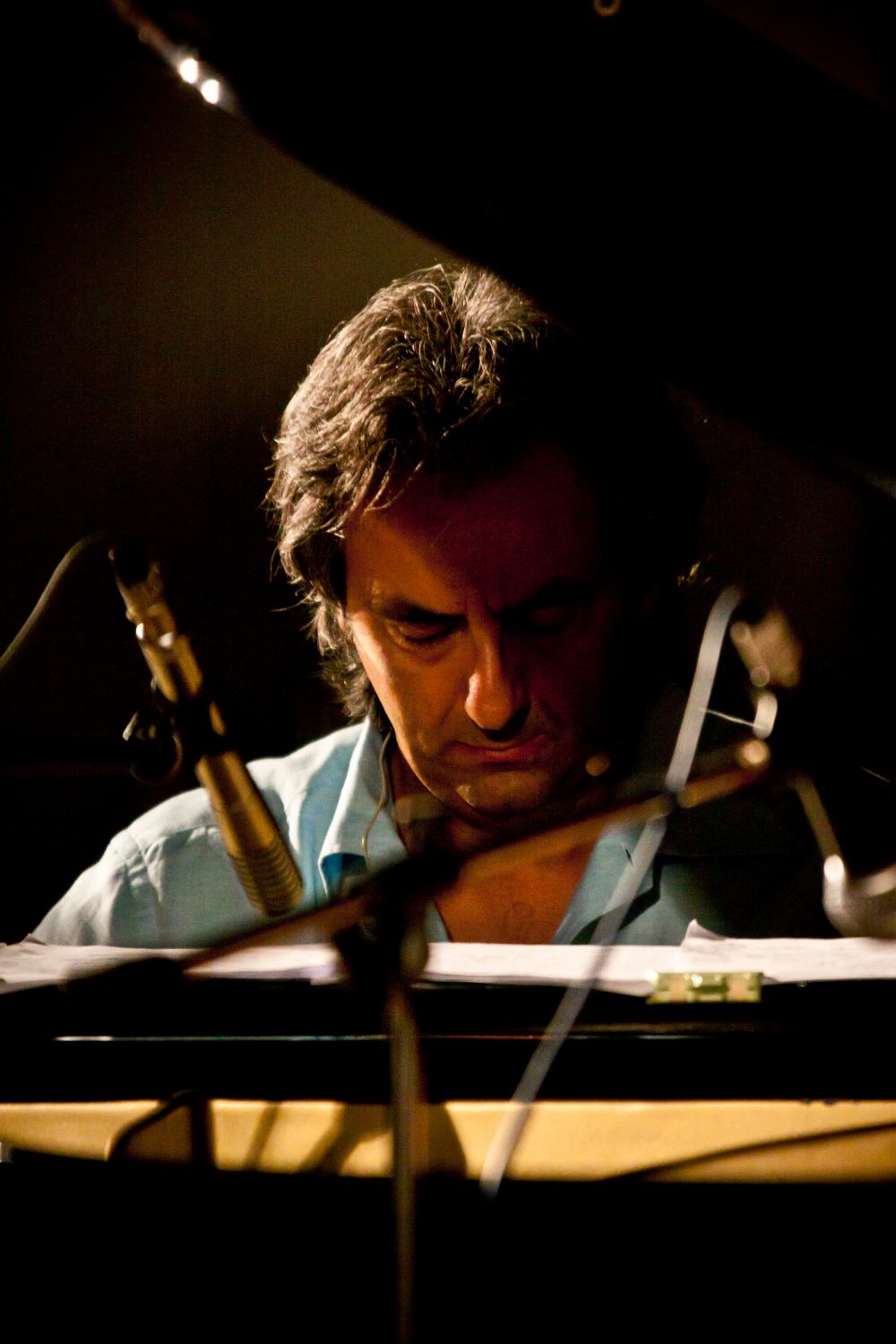 Maestro Claudio Luongo, la vita tra scena e musica.